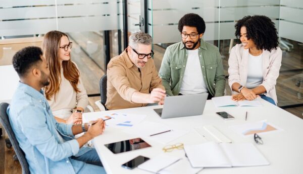 Friendly English Phrases to Use with Your Colleagues